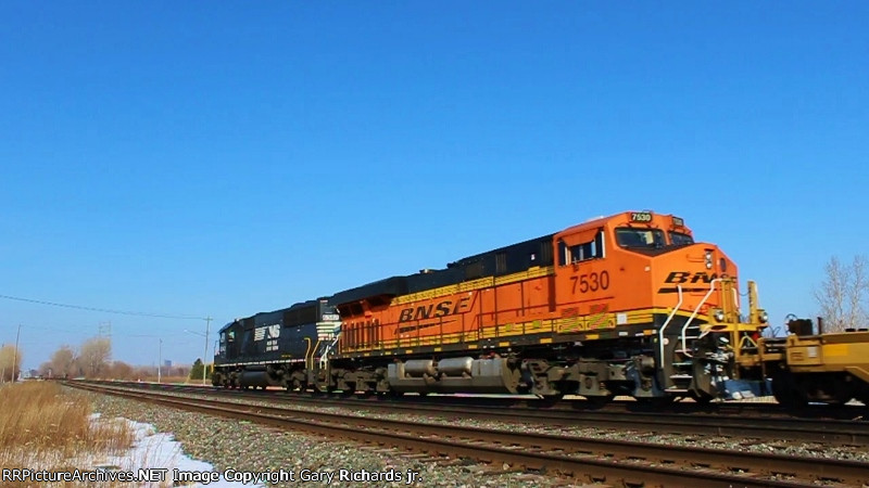 BNSF 7530 & NS 6342